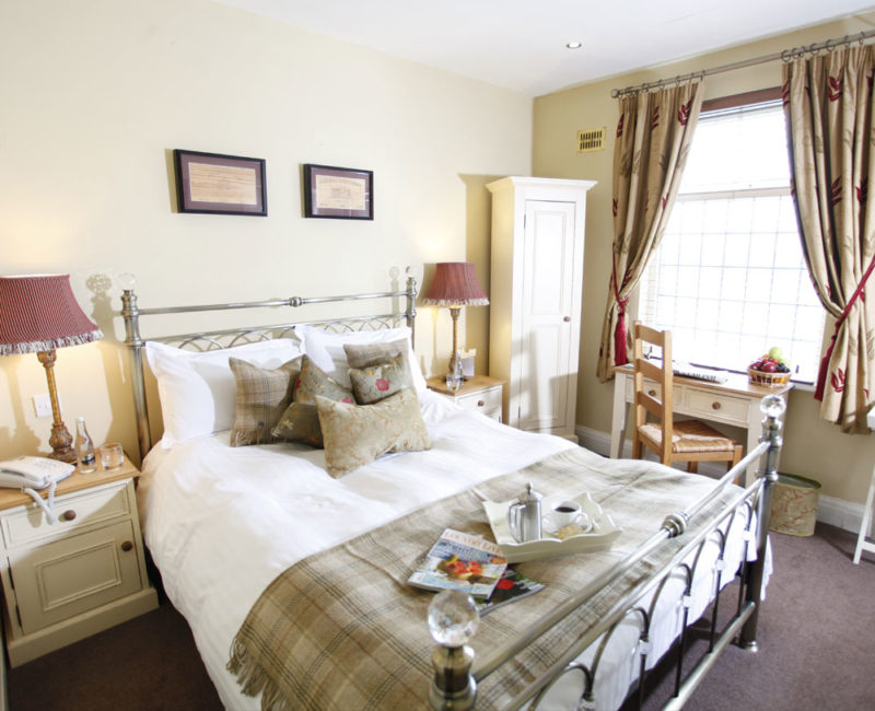 Longlands Hotel - Apparatus Creative Agency